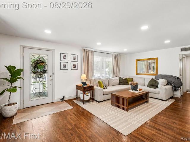 3202 Prairie Avenue
