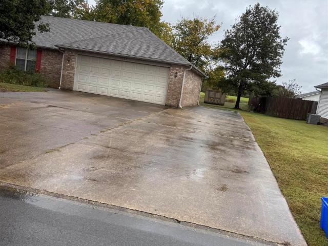 3202 Red Oak