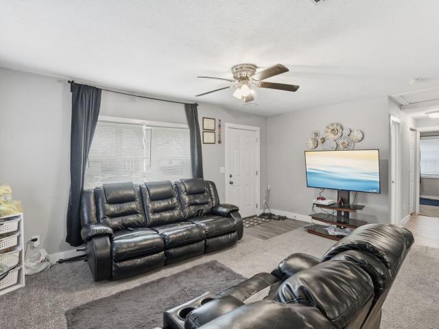 3202 W 67th Street