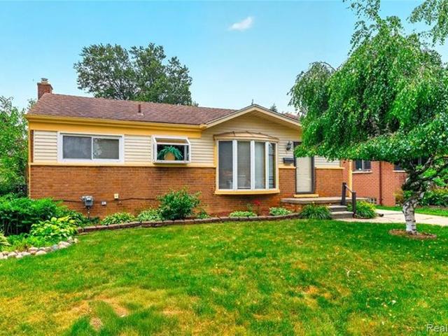 32039 Avondale St, Westland, MI 48186