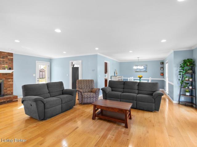 3203 Morningview Dr