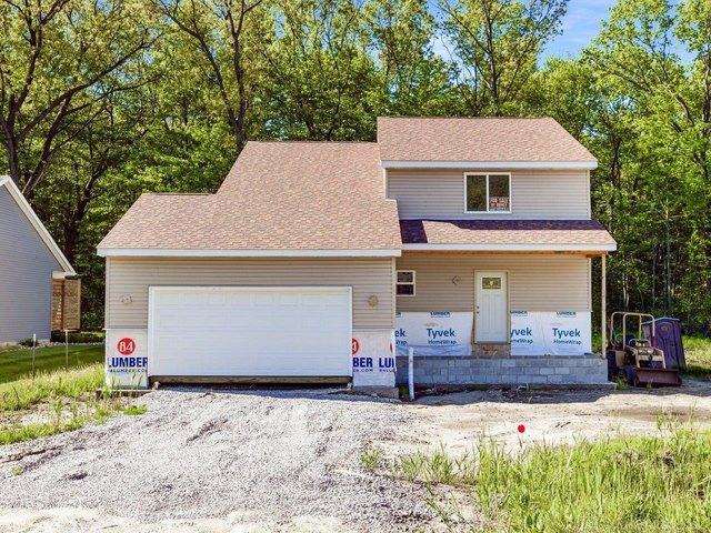 3203 Fruit St, Algonac, MI 48001