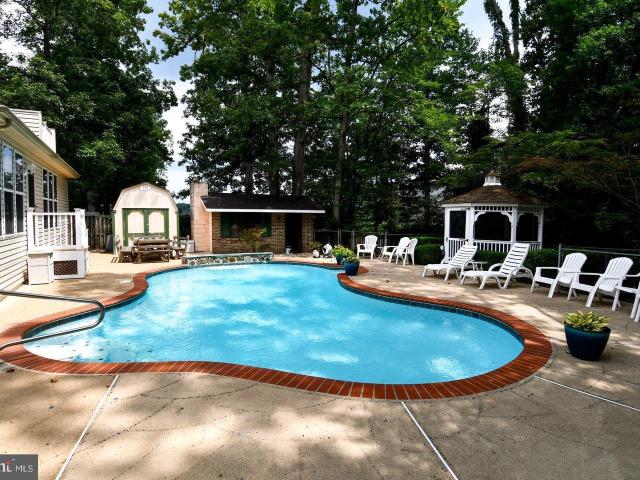 3203 Riverview Dr, Triangle, VA 22172 | MLS #VAPW2125