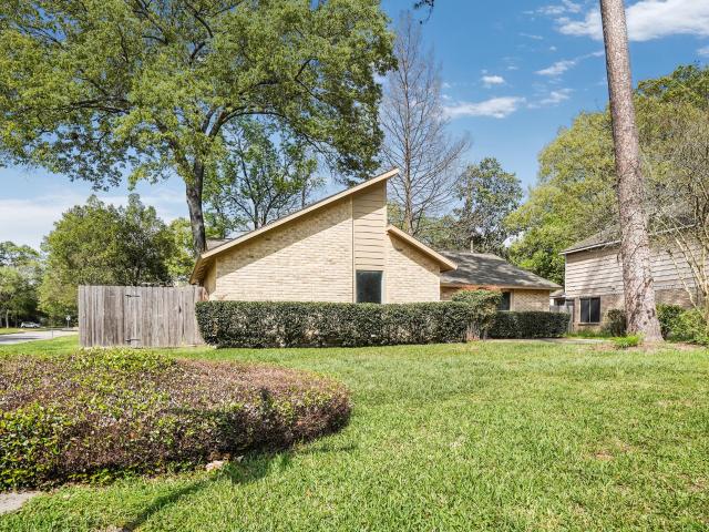 3203 Silver Falls Drive