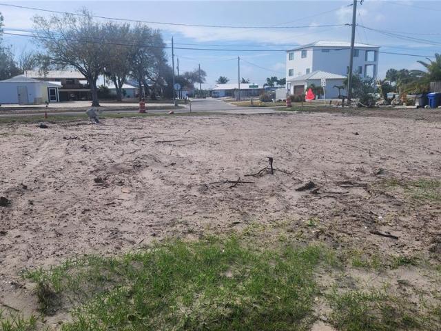 3203 W Shell Point Rd, Ruskin, FL 33570 | MLS #TB8481 | Compass