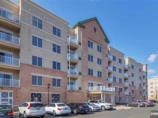3203 Windsor Park Ct Unit 203, Englewood, NJ 07631