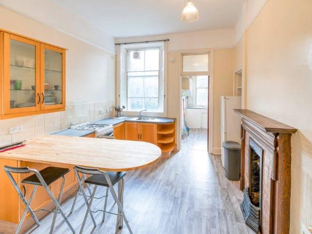 3203L Spottiswoode Road, Edinburgh. 3 bed flat to rent £2,199 pcm £507 pw