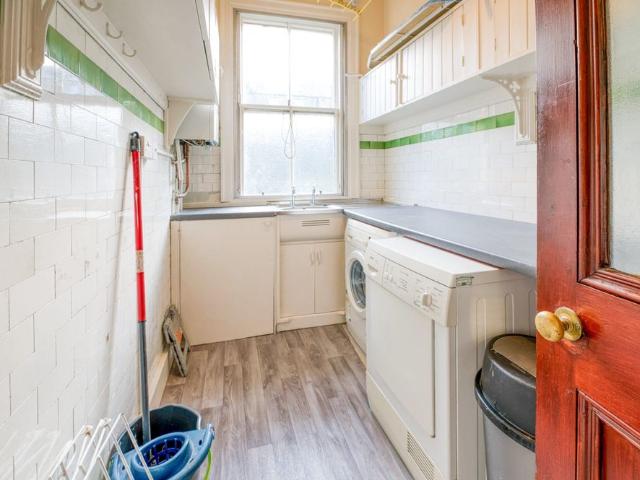 3203L Spottiswoode Road, Edinburgh, EH9 1DA
