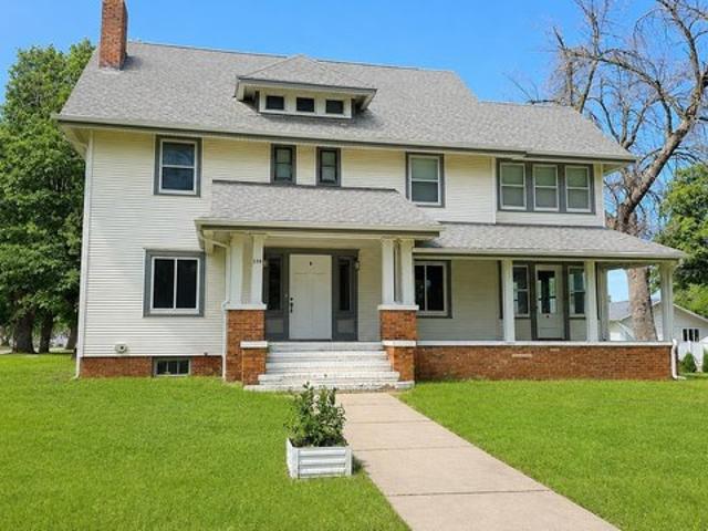 320 3rd St, Primghar, IA 51245