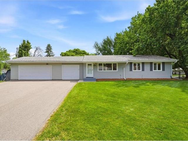 320 113th Ave NE, Blaine, MN 55434
