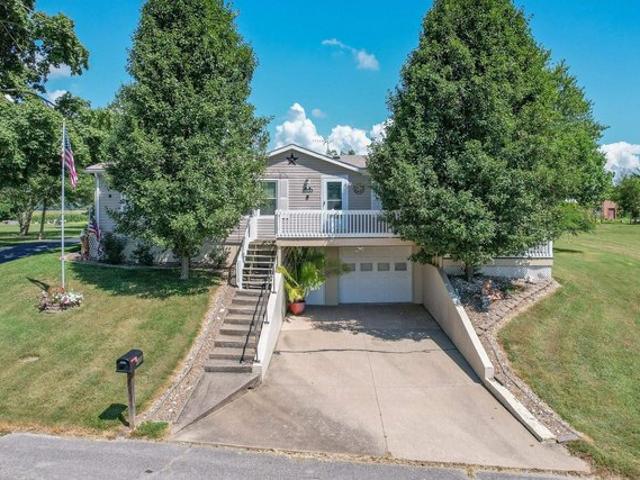 320 11th St, Grandview, IN 47615