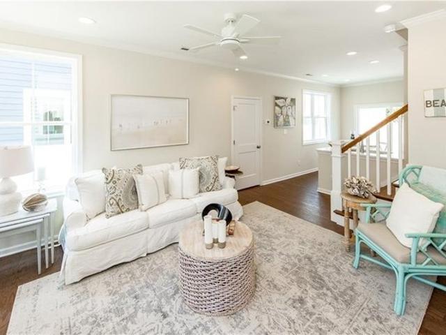 320 25th 1/2 St, Virginia Beach, VA 23451