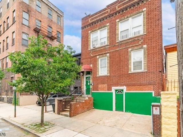 320 7th St, Union City, NJ 07087