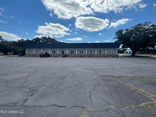 320 Courthouse Road