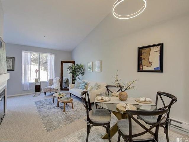 320 Caldecott Ln 313, Oakland, CA