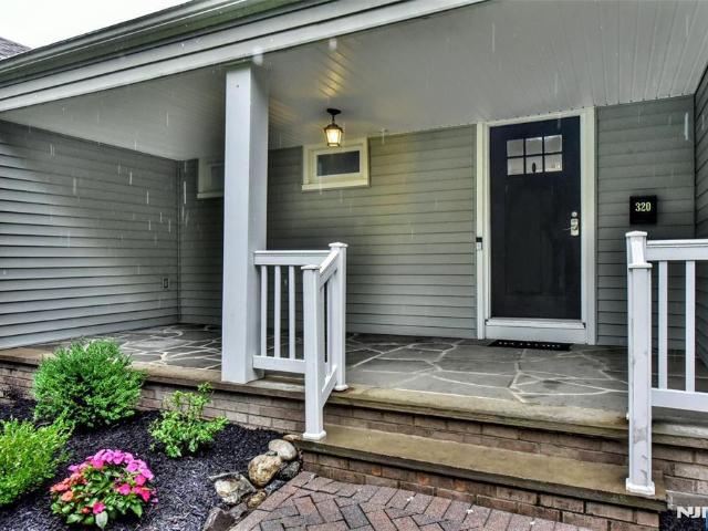 320 Central Avenue
