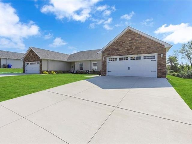 320 Cherokee Dr, Beaver Falls, PA 15010