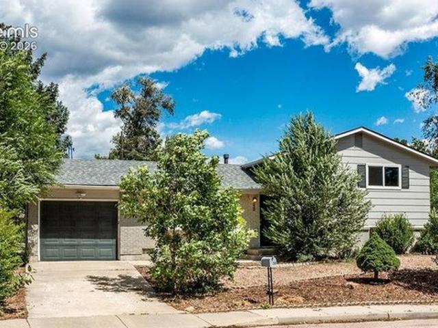 320 Cranbrook Cir, Colorado Springs, CO 80906