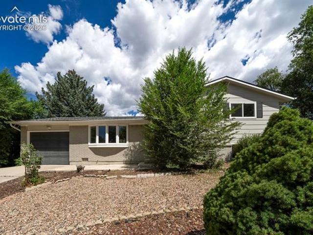 320 Cranbrook Circle