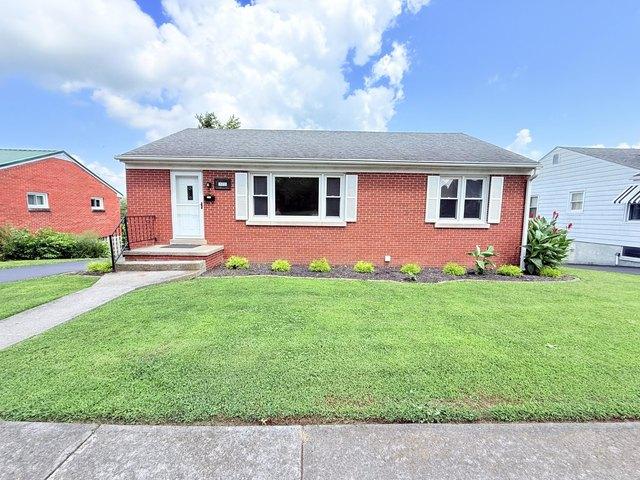320 Creekview Dr, Paris, KY 40361