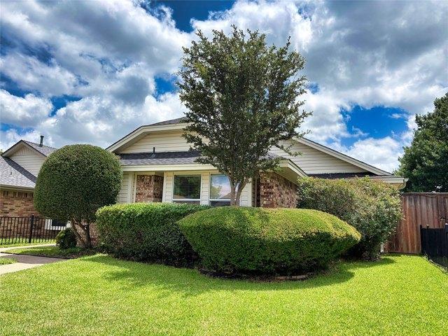 320 Crooked Ln, Mesquite, TX 75149