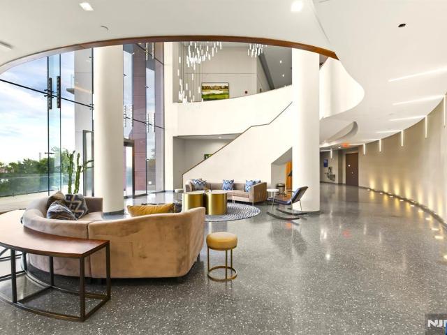 320 Adolphus Avenue # 319