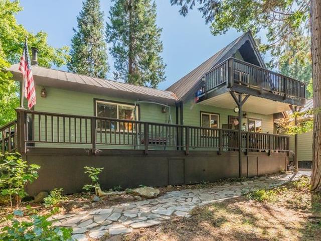 320 Airport Rd, Trinity Center, CA 96091