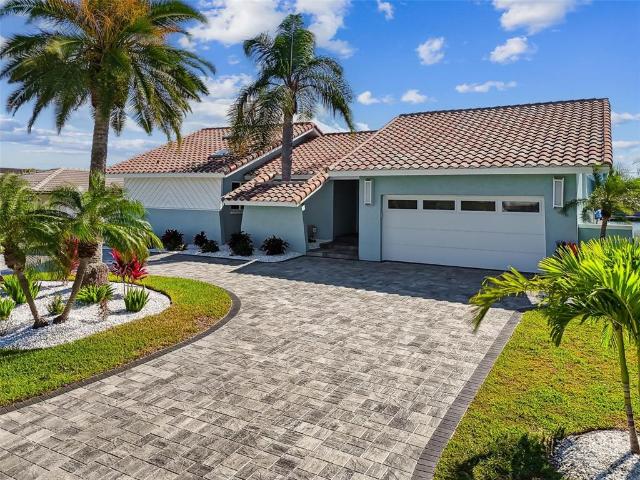 320 Belle Isle Ave, Belleair Beach, FL 33786 | MLS #TB8440