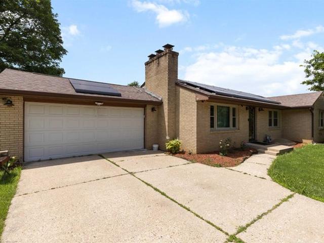 320 Dawn Ave, Rockford, IL 61107