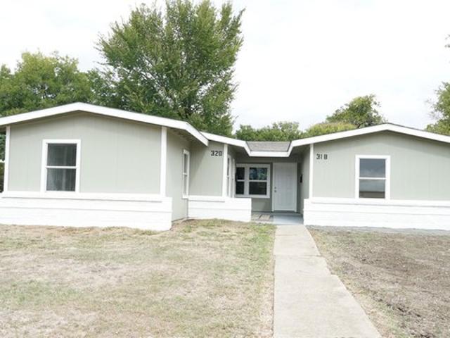 320 Dawson Cir, Grand Prairie, TX 75051