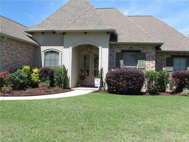 320 DE Zaire Dr, Madisonville, LA 70447