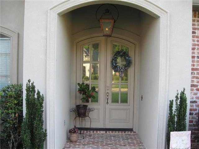 320 De Zaire Drive