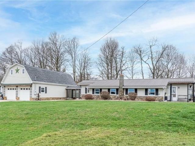 320 Deerfield Rd, Washington, PA 15301