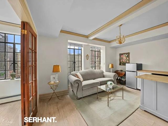 320 E 42nd St Apt 2318, Manhattan, NY 10017