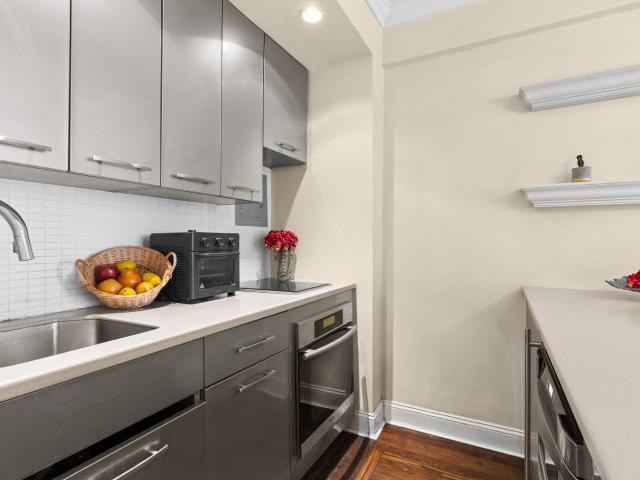 320 E 42ND Street 408