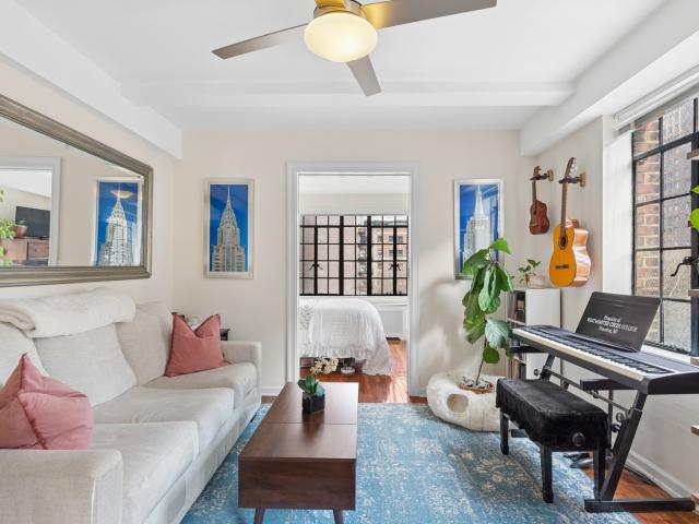 320 E 42ND Street 801