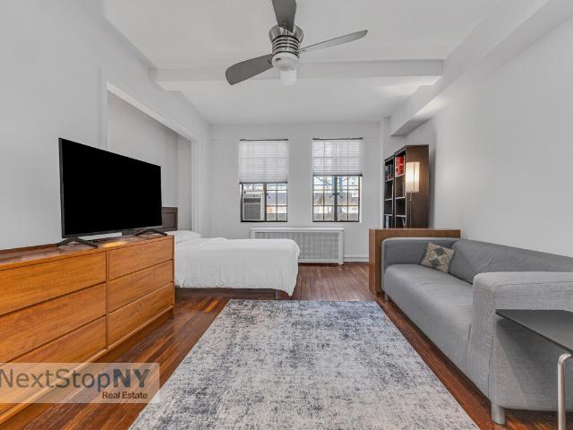 320 E 42ND Street 1315