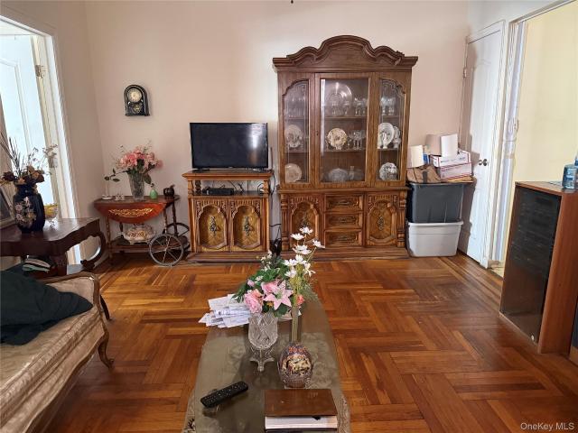 320 E 52nd Street