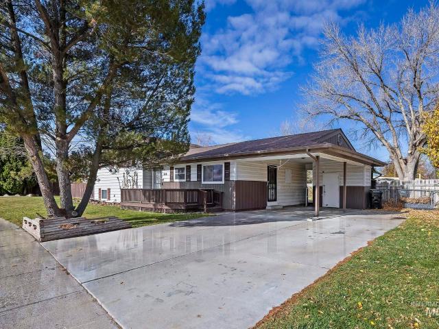 320 E 23rd Dr