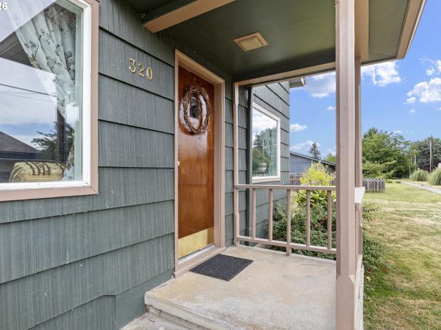 320 e blakely ave