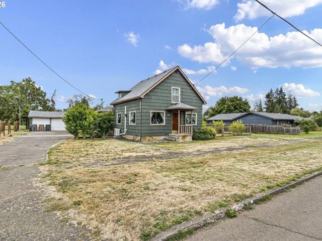 320 E Blakely Ave, Brownsville, OR 97327