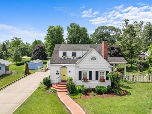 320 E Crawford St, Paris, IL 61944