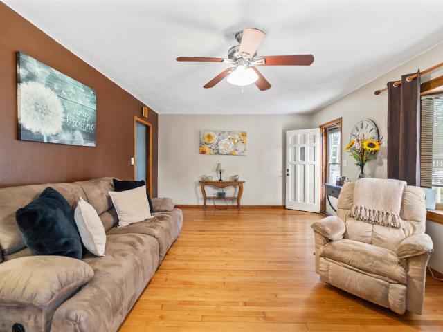 320 E Diehl Avenue
