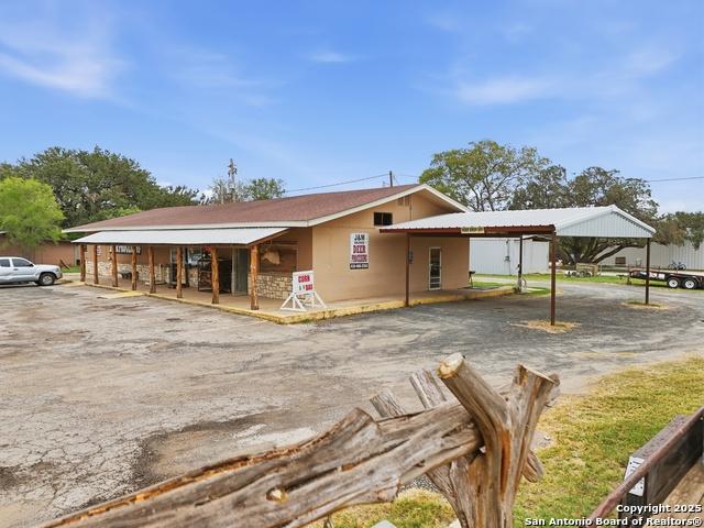 320 E Fisher