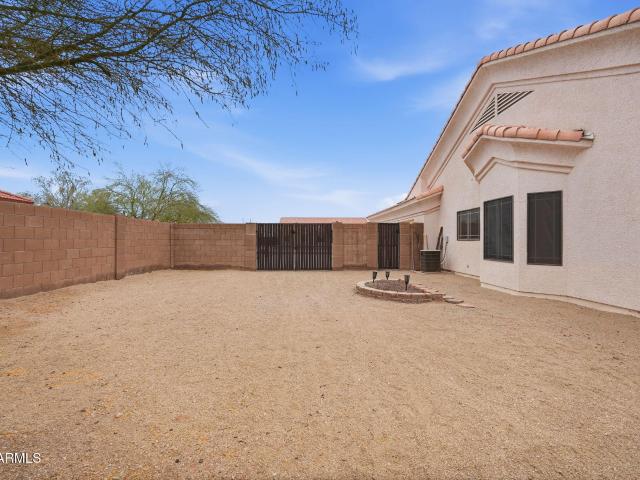320 e quail court