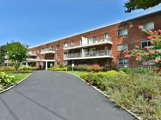 320 E Shore Road 2 A
