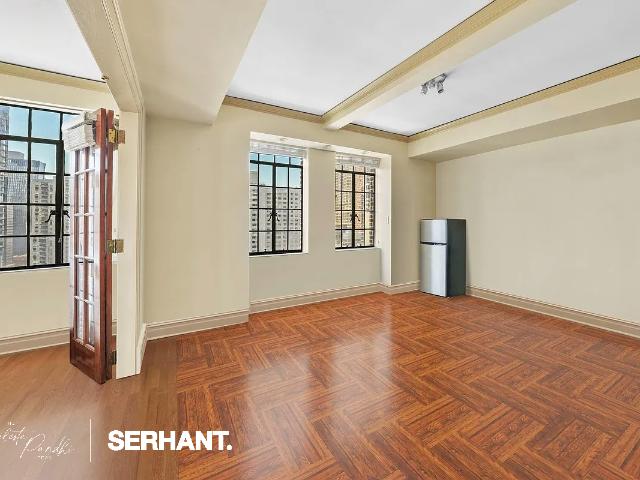 320 East 42nd Street, New York, NY
