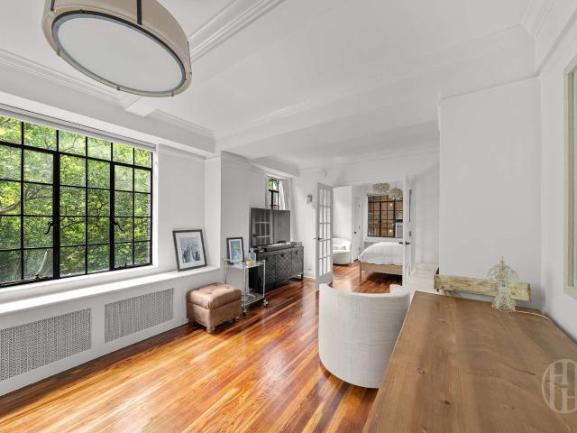 320 East 42nd Street, New York, NY