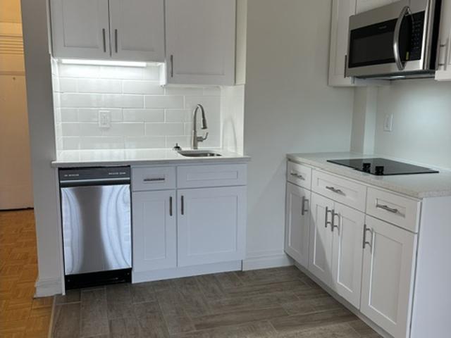 320 East 42nd Street, New York, NY