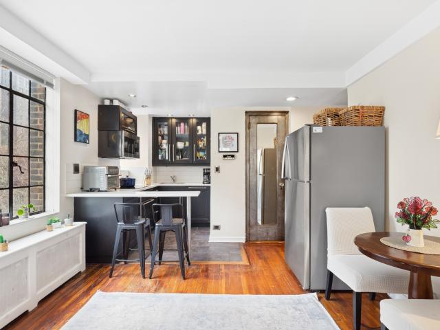 320 East 42nd Street, New York, NY